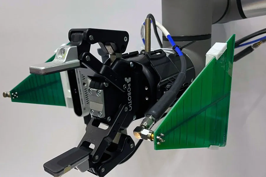 Fully-Integrated Robotic Arm Locates and Retrieves Lost Items – Unite.AI